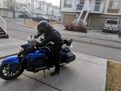 Mounting/Dismounting a Motorcycle: How to Get On & Off Your Bike Safely