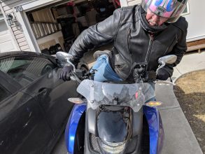 Mounting/Dismounting a Motorcycle: How to Get On & Off Your Bike Safely